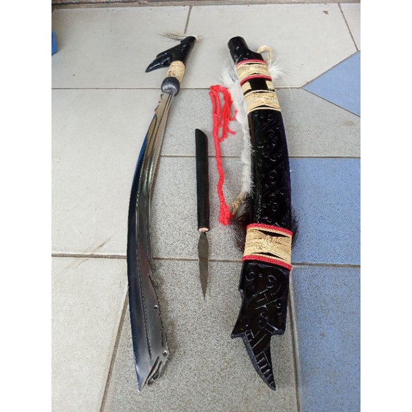 Jual Mandau Golok Parang Senjata Dayak Pusaka Khas Suku Dayak Motif ...