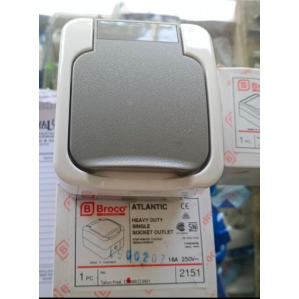 Jual stop kontak tempel + tutup anti air/stop kontak outbow Broco ...