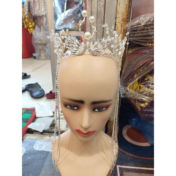 Jual mahkota model angsa sudah pakai jurai. | Shopee Indonesia