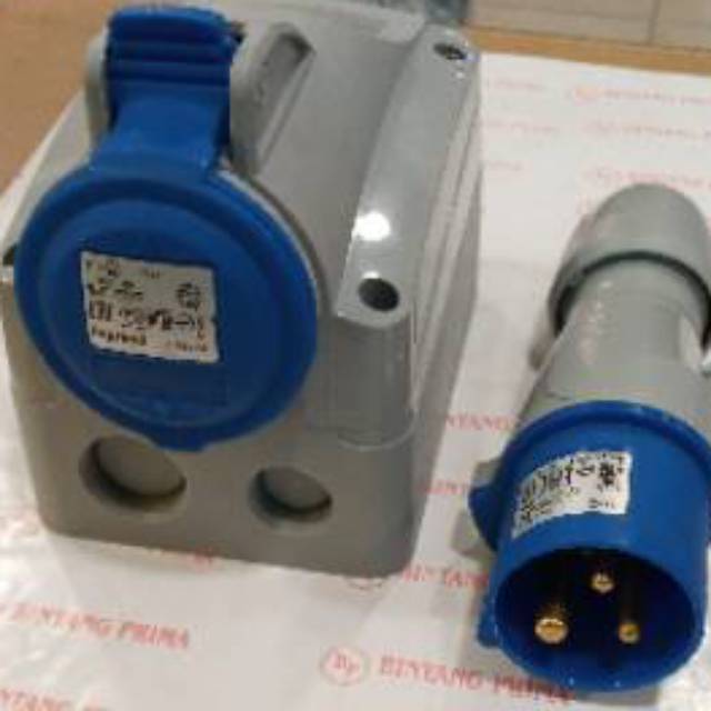 Jual Socket Surface Mounting + Plug 3P / 3 Pin 16A IP44 220V merk ...