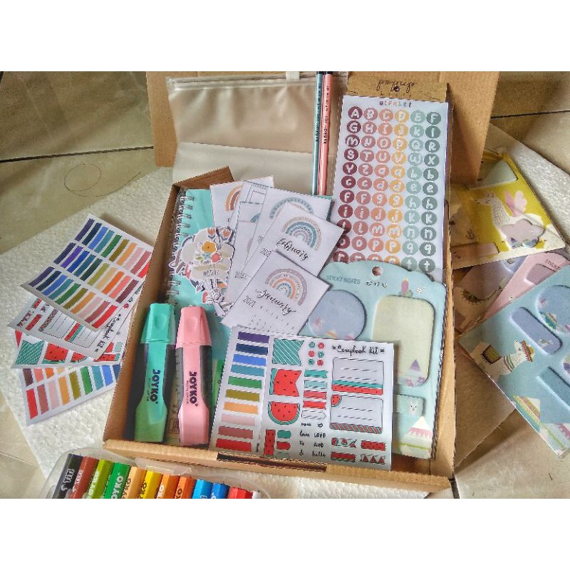 Jual GIFT BOX JURNAL KIT JOURNAL KIT HAMPERS JURNAL BUKU HARIAN 2021 ...