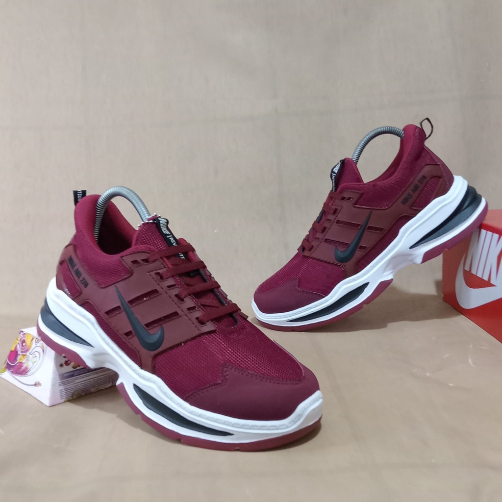 Jual sepatu sneakers pria dan wanita warna maron lis hitam terbaru ...