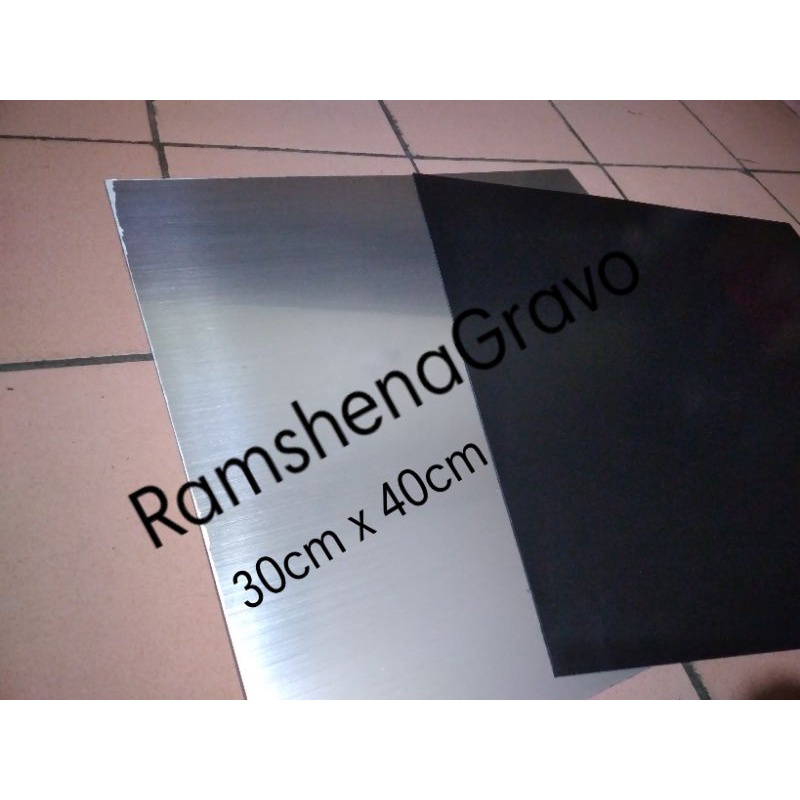 Jual gravoply silver/bahan nama dada/name tag/hairline silver/30x40cm ...