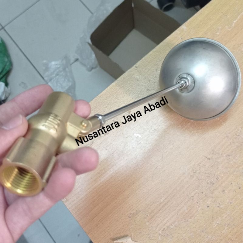 Jual Floating Valve Kuningan Bronze 1/2 " inchi Pelampung Tangki 1/2 ...