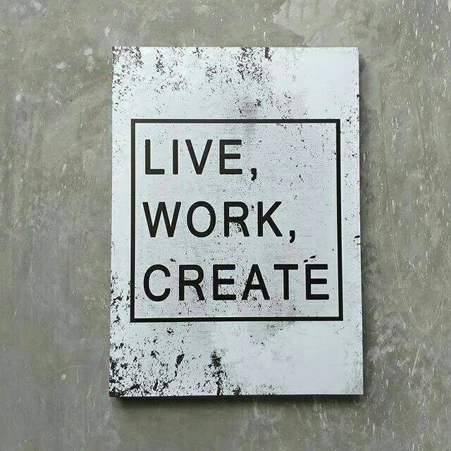 Jual WALL DECOR POSTER + BINGKAI KAYU LIVE WORK CREATE | Shopee Indonesia