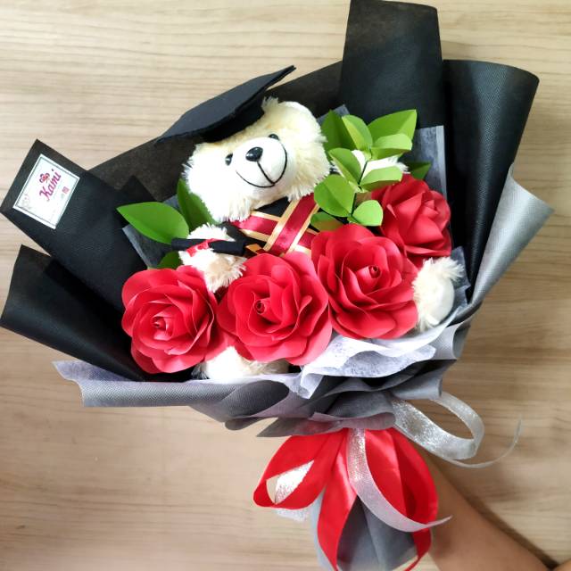 Jual Buket bunga dan boneka wisuda size L by kamihandycraft | Shopee ...