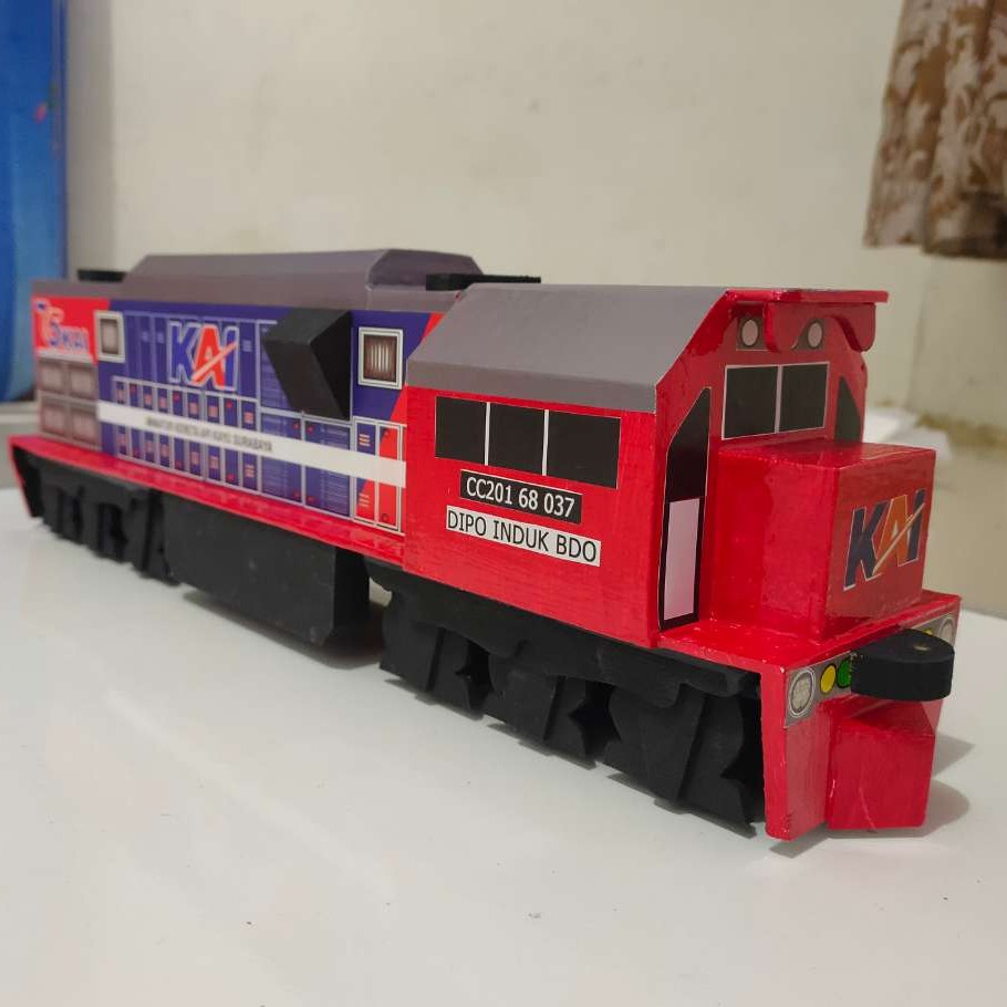 Jual Lokomotif Kereta Api CC205 Livery 1998 Red blue MINIATUR KERETA ...