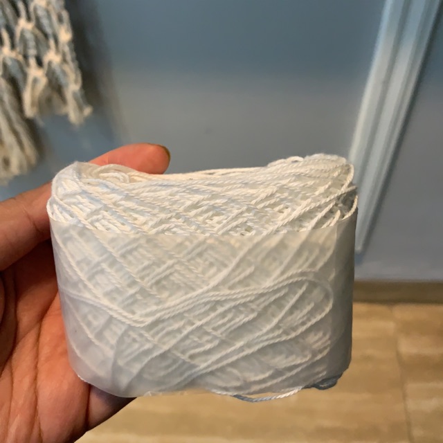 Jual Benang Jala Putih dan broken white cocok untuk dasar warp weaving ...