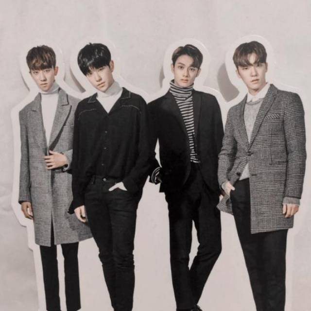 Jual STANDEE CALENDAR SEVENTEEN | Shopee Indonesia