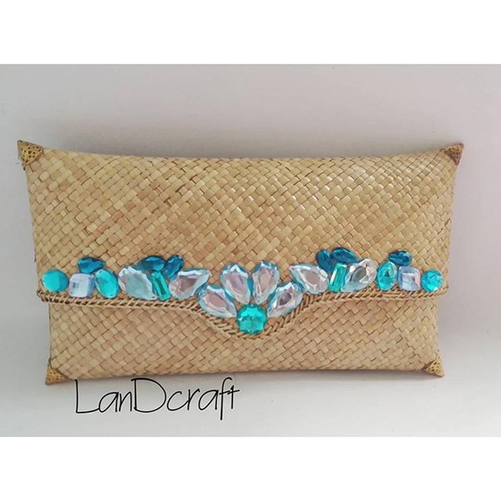 Jual Clutch Anyam Swarovski Nimas Ayu Series Sparkling Blue Warna ...