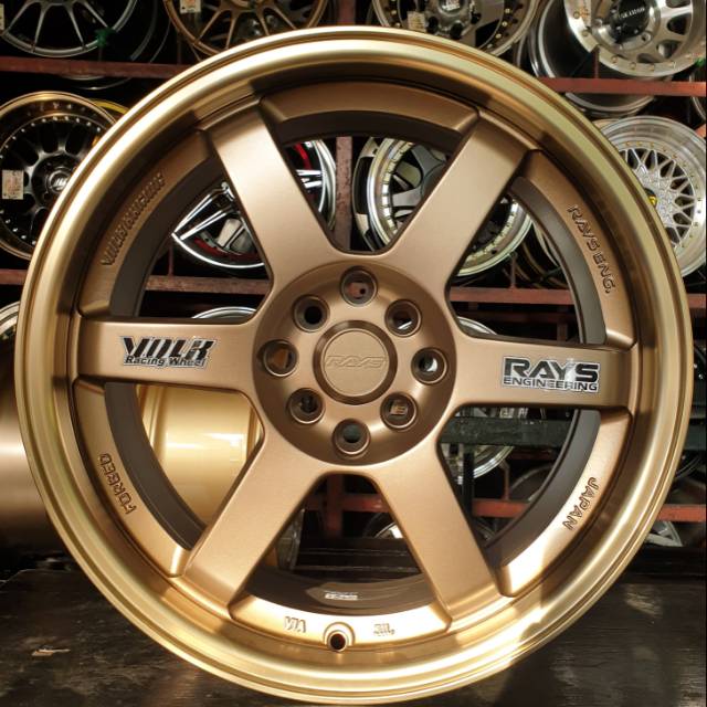 Jual Velg R/Ring 17 Volkrays Te37 Jazz Yaris Mobilio Livina Swift Sedan ...