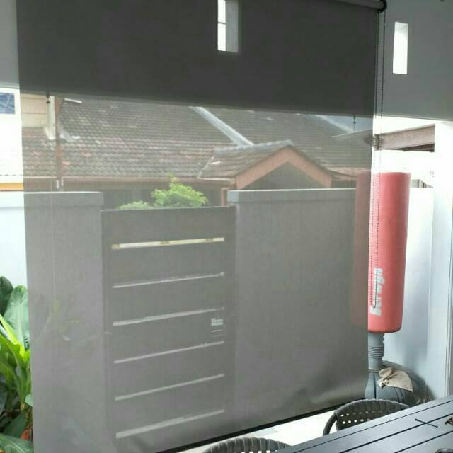 Tirai outdoor untuk tampias hujan dan menahan panas matahari | Shopee ...