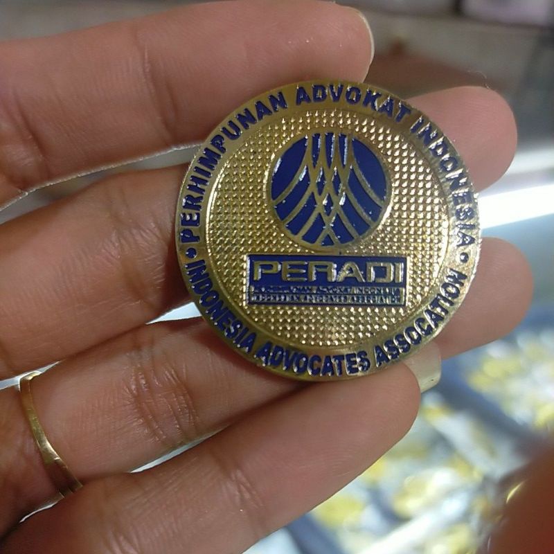 Jual Pin Peradi terbaru magnet | Shopee Indonesia