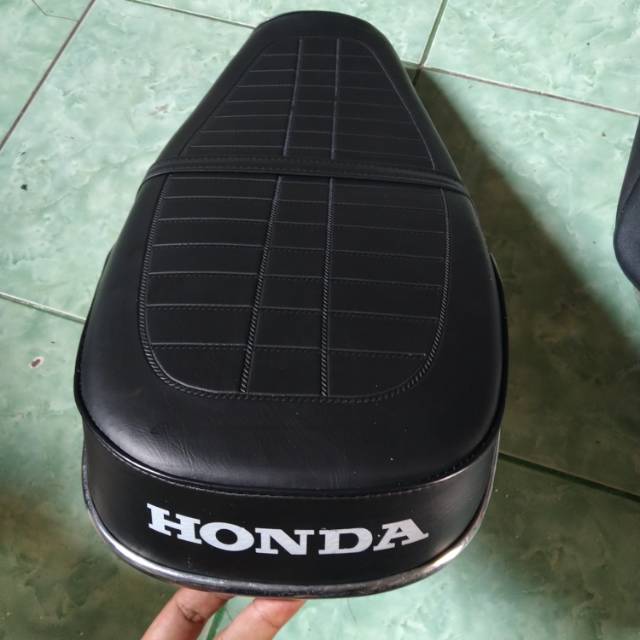 Jual Jok CB 100 racing tipis kulit standar cb klasik | Shopee Indonesia