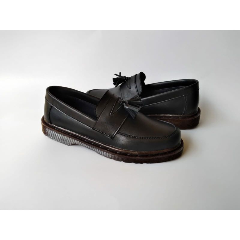 Jual DOCMART LOAFERS | Shopee Indonesia