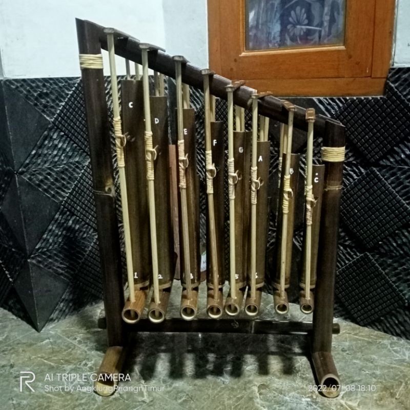 Jual Angklung 8 nada 2 tabung bambu hitam nada sedang (pake palang atas ...