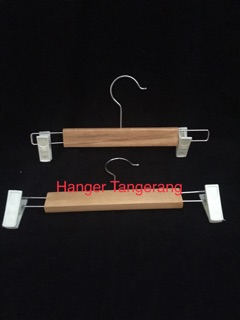 Jual Hanger kayu balok jepit Natural | Shopee Indonesia