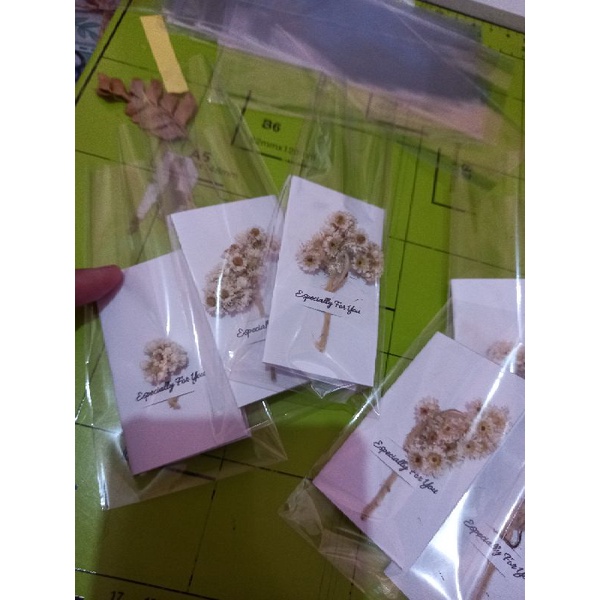 Jual kartu ucapan ukuran bunga kering ukuran 7x4cm, untuk hampers ...