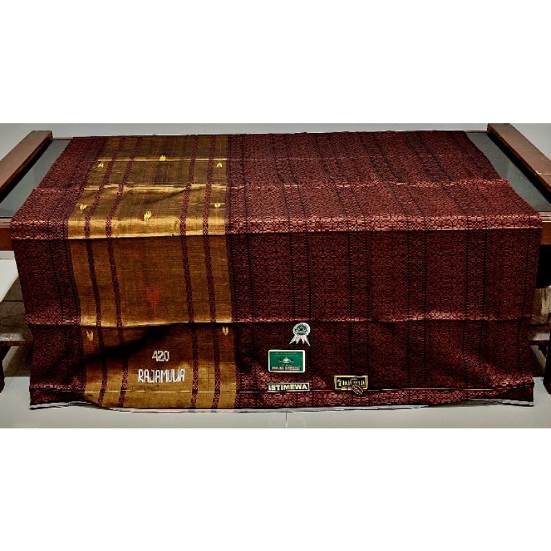 Jual Raja Mulia 420 Exclusive Sarung Tenun Tradisional Sutra Samarinda ...