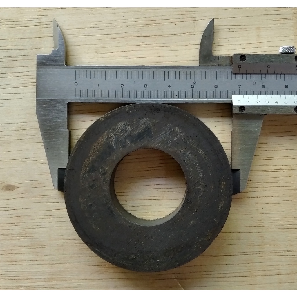 Jual Magnet Ferrite Bundar Diameter 7 cm Tipis | Shopee Indonesia