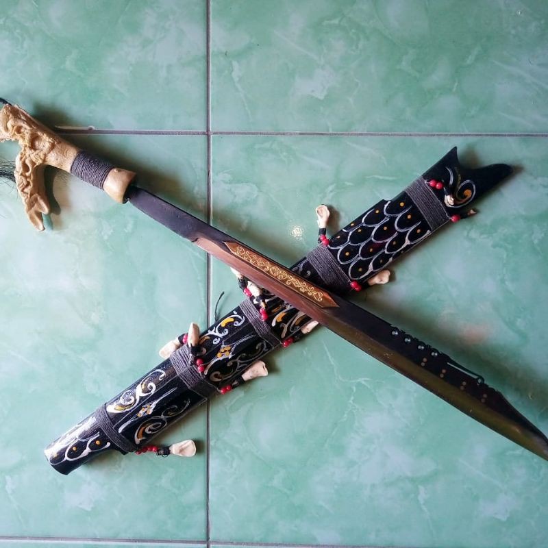 Jual Mandau Antik Khas Kalimantan Asli Motif Temeng | Shopee Indonesia