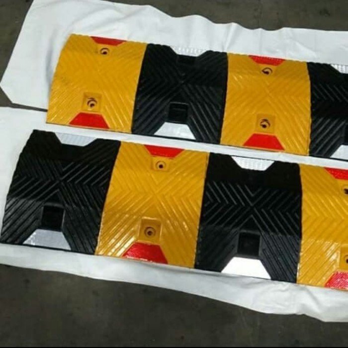 Jual Premium Rubber Speed Hump With Reflector - Polisi Tidur Karet 1 ...
