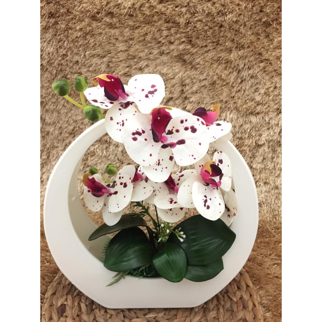 Jual Rangkaian bunga anggrek dan daun dg baham latex terdiri dari 9 ...