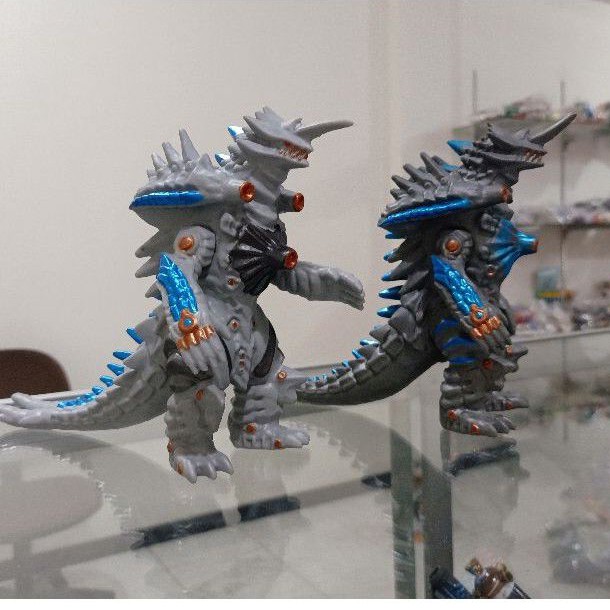 Jual figure monster kaiju grigio regina kaiju monster ultraman ...