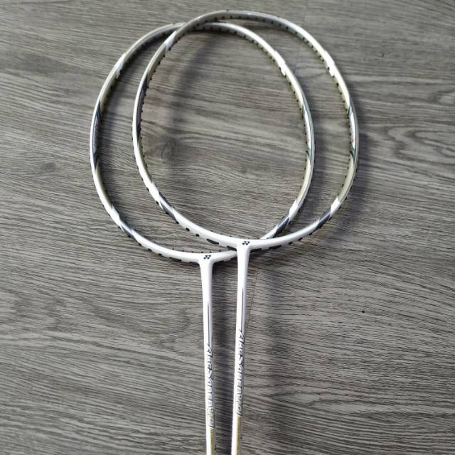 Harga yonex arcsaber 10 white Terbaru Des 2024 |BigGo Indonesia