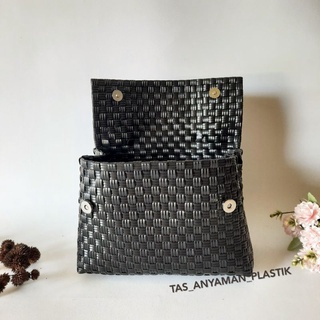 Jual Dompet Anyaman Wanita Plastik Jali Rotan Premium Polos Pastel ...