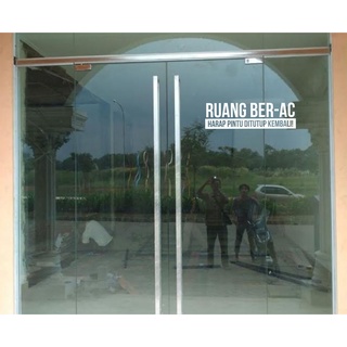 Jual Stiker Pintu Cutting Sticker Ruangan Ber AC Harap Tutup Pintu ...