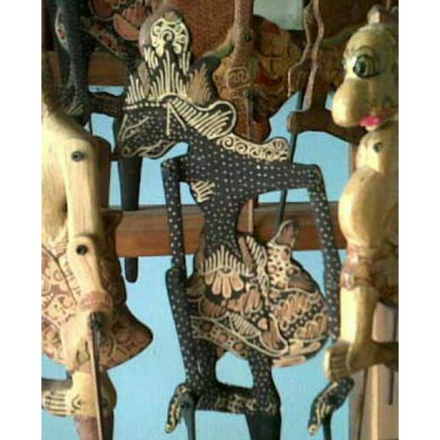 Jual Satu Set (2 buah) Wayang Kayu Batik 25cm | Shopee Indonesia