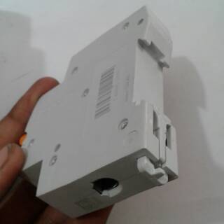 Jual Sikring MCB Schneider 25A pemutus aliran listrik pemutus sirkit 25A | Shopee Indonesia