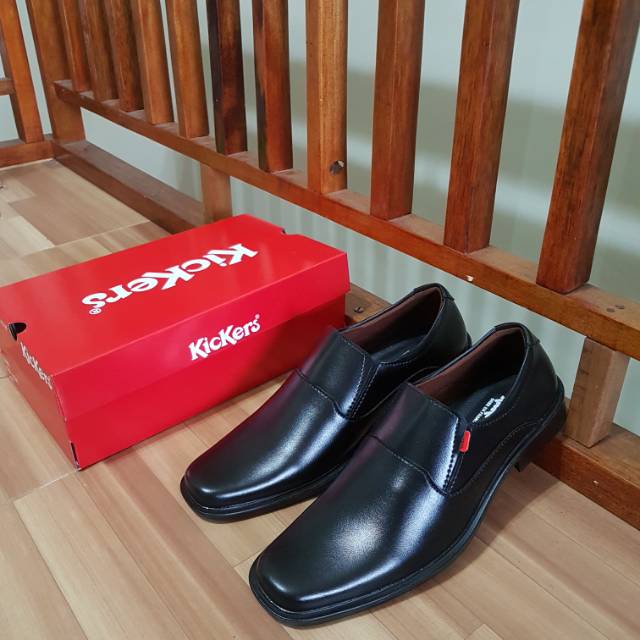 Jual Sepatu Kickers Pantofel Casual Semi Kulit Kerja Formal Keren Pria ...