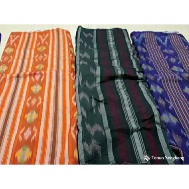 Jual Kain Tenun Bugis Motif Kombinasi Kembang Salur Klasik 3 Warna ...