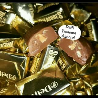 Jual ( 1 KG ) Coklat Delfi Treasure Almond Gold 1kg Coklat isi kacang ...