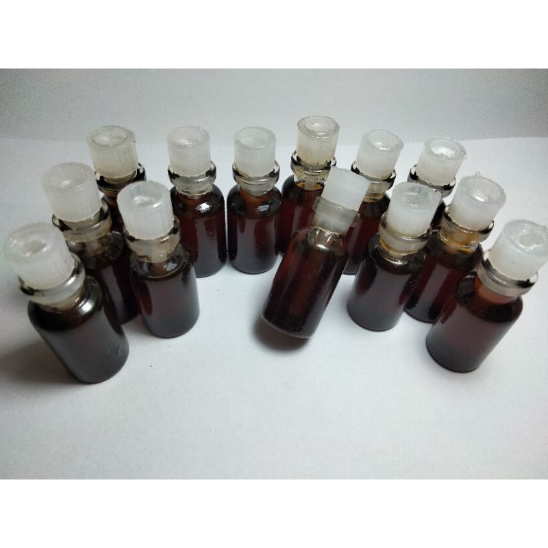 Jual minyak kayu gaharu palep hasil sulingan sendiri isi 5mm | Shopee ...