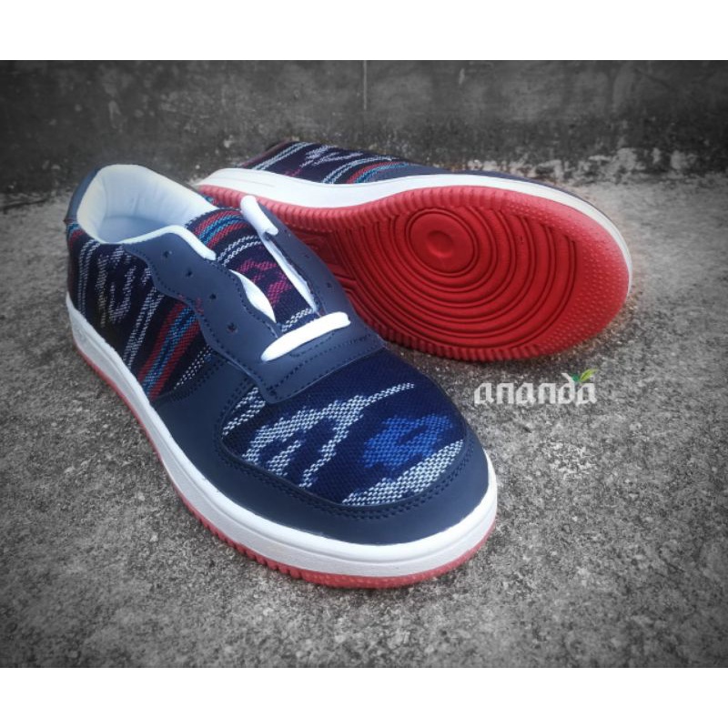 Jual Sepatu sneakers motif tenun Troso | Shopee Indonesia