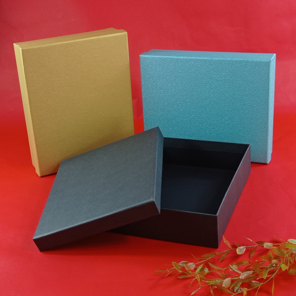 Jual BOX HAMPER - HARDBOX - KOTAK KADO - ukuran 25 cm x 20 cm x 6 cm ...