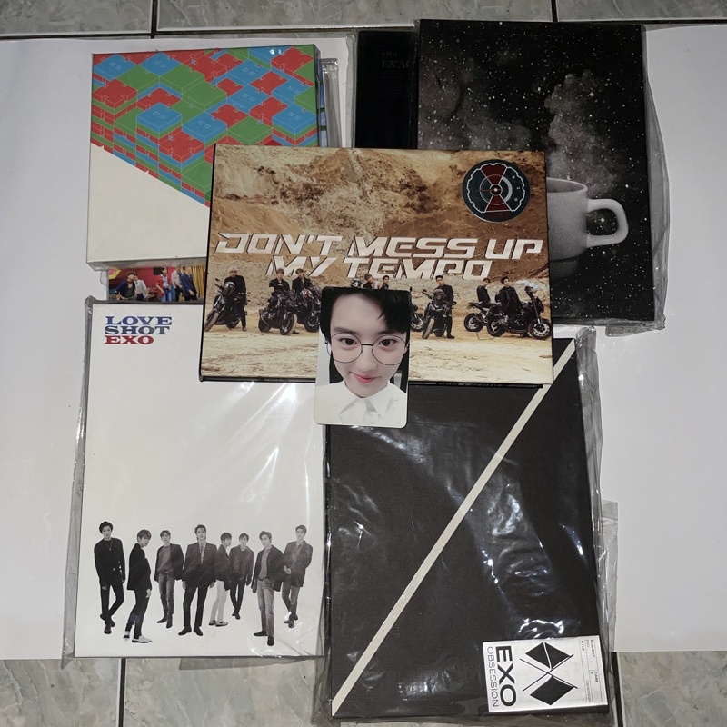 Jual BUNDLE ALBUM EXO DAN OFFICIAL FREEBIES | Shopee Indonesia