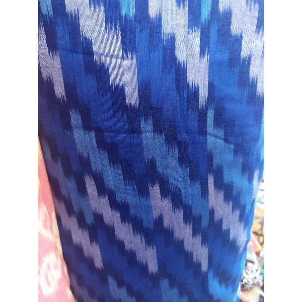 Jual Bahan Tenun Motif Corak Insang Pontianak Biru Permeter | Shopee ...