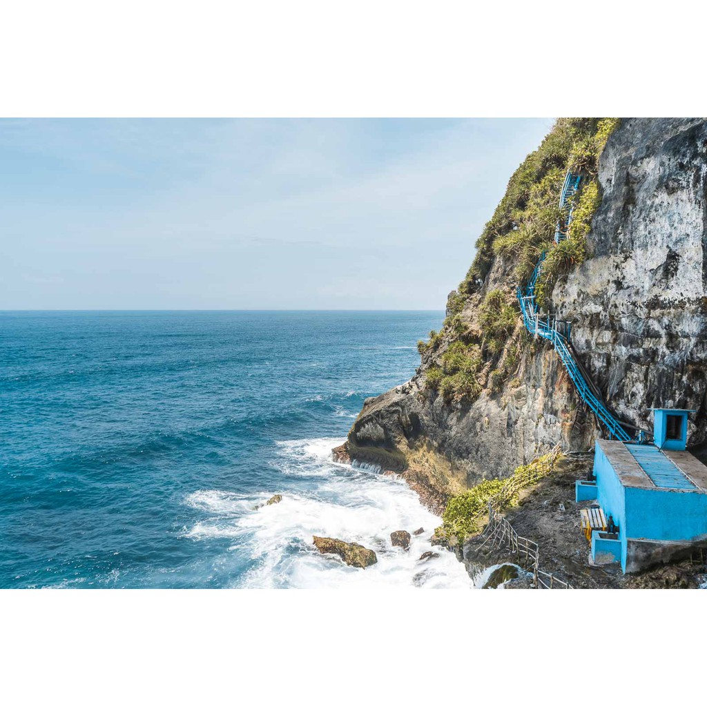 Jual Tour Ke Nusa Penida Kunjungi pantai Tembeling ,banah cliff ...