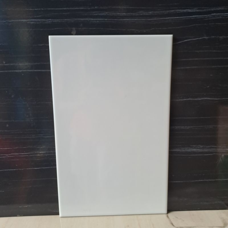 Jual keramik dinding putih polos mulia 25x40 glossy white | Shopee ...