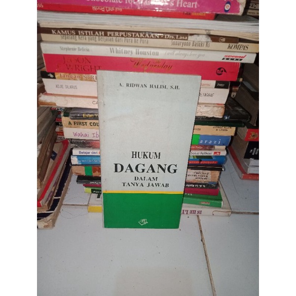 Jual BUKU ASLI HUKUM DAGANG DALAM TANYA JAWAB RIDWAN HALIM SH | Shopee Indonesia
