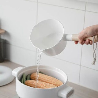 Jual Gayung Putih Gagang Kayu / Gayung putih aesthetic / Gayung Estetik ...