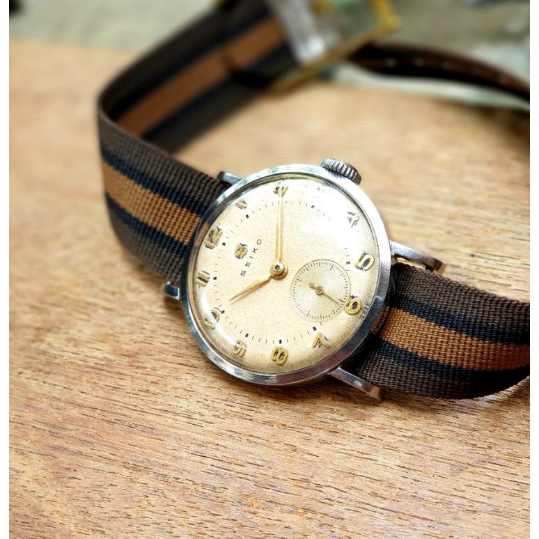 Jual Original RARE 40s Vintage Seiko small Sub Second seikosha Patina Dial manual wind | Shopee ...