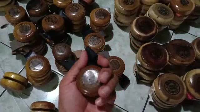 Jual Mainan tradisional yoyo kayu jaman dulu Indonesia|Shopee Indonesia