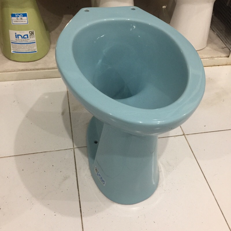 Jual LOLO DAN DATA/CLOSET DUDUK SIRAM WARNA BIRU MERK LOLO DAN DATA ...