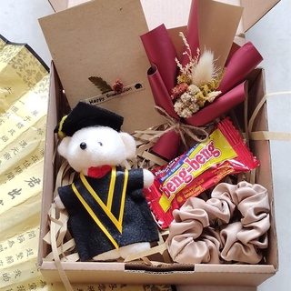 Jual Kado wisuda/ hampers wisuda / kado boneka wisuda/ bunga wisuda ...