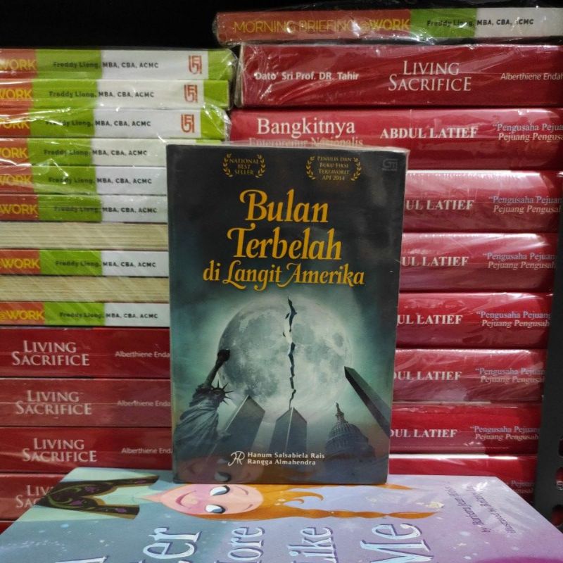 Jual BUKU ORIGINAL BULAN TERBELAH DI LANGIT AMERIKA HANUM SALSABILLA ...